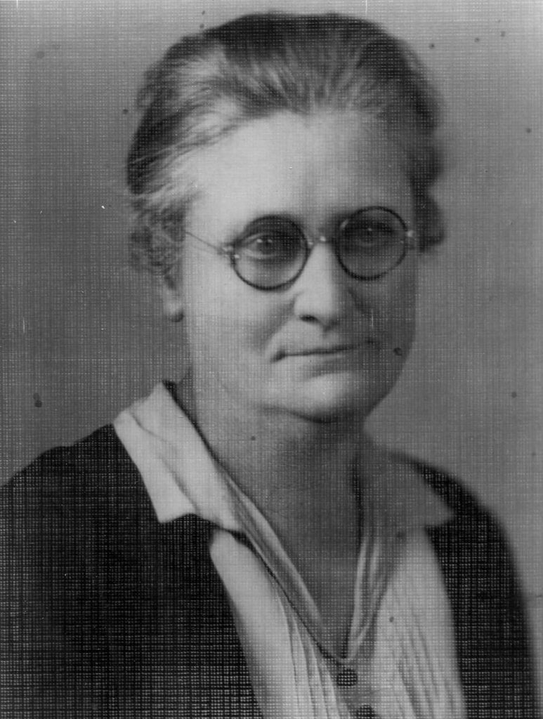 Ellis Navigation - Family History